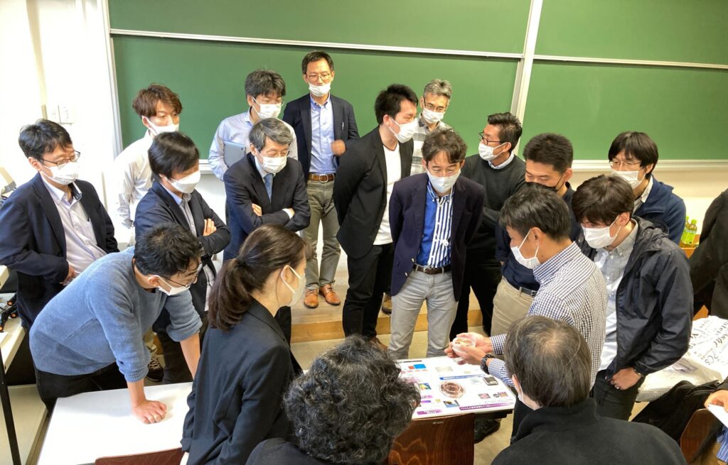 Theory Consultation Meeting and Sample Fair | 学術変革領域 2.5次元物質科学